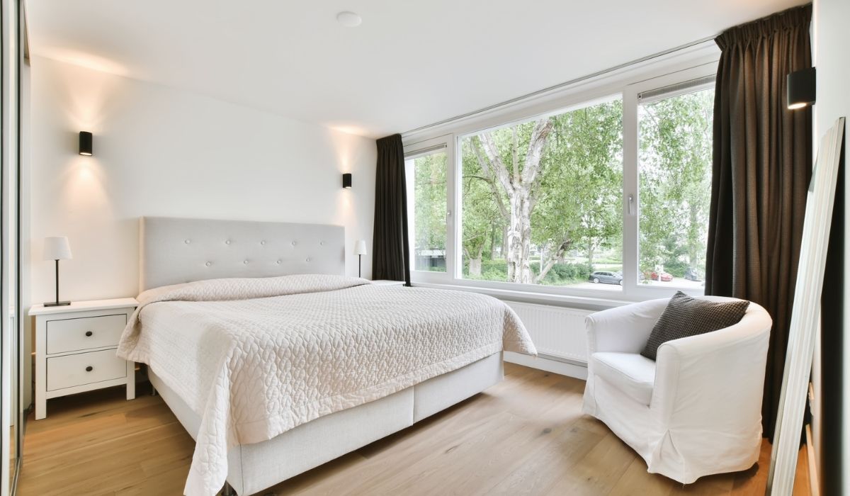 Staging a Bedroom With an Air Mattress: How to Do It Right ...