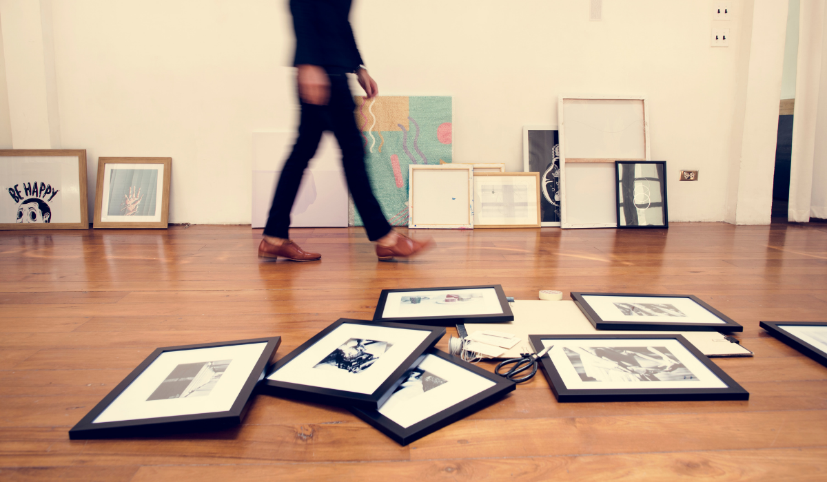 How to Hang a Symmetrical Gallery Wall (Step-by-Step Guide ...